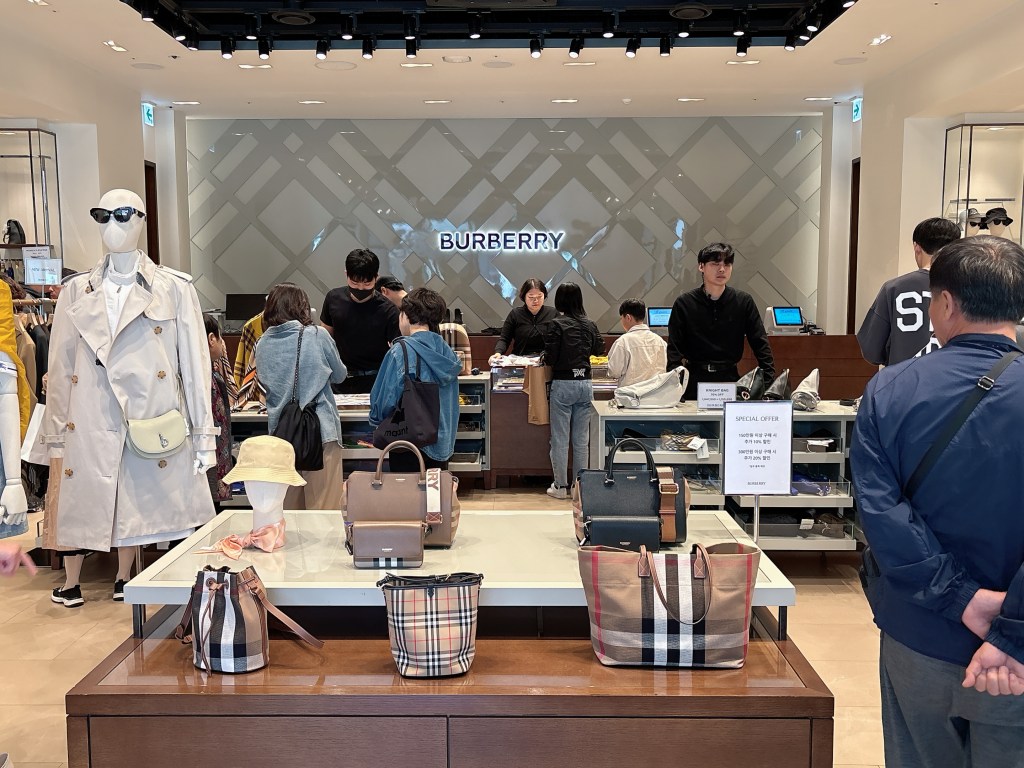 Best Outlet Near Seoul | Hyundai Premium Outlet Gimpo Shopping & Food ...